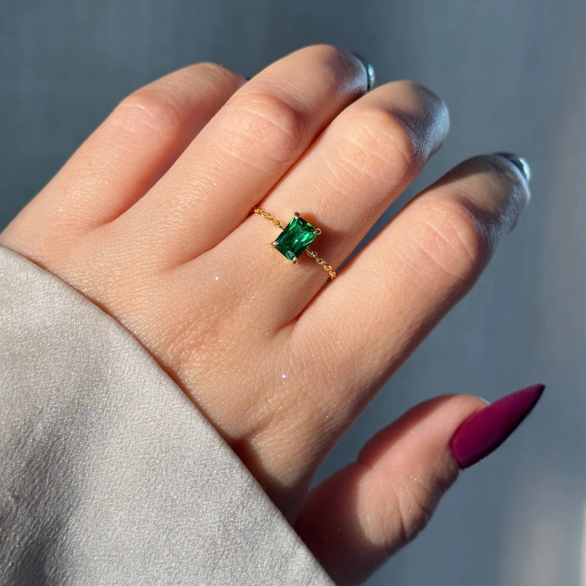 Hallmark Silver Emerald Green Gold Plated Chain Ring – Zarkan
