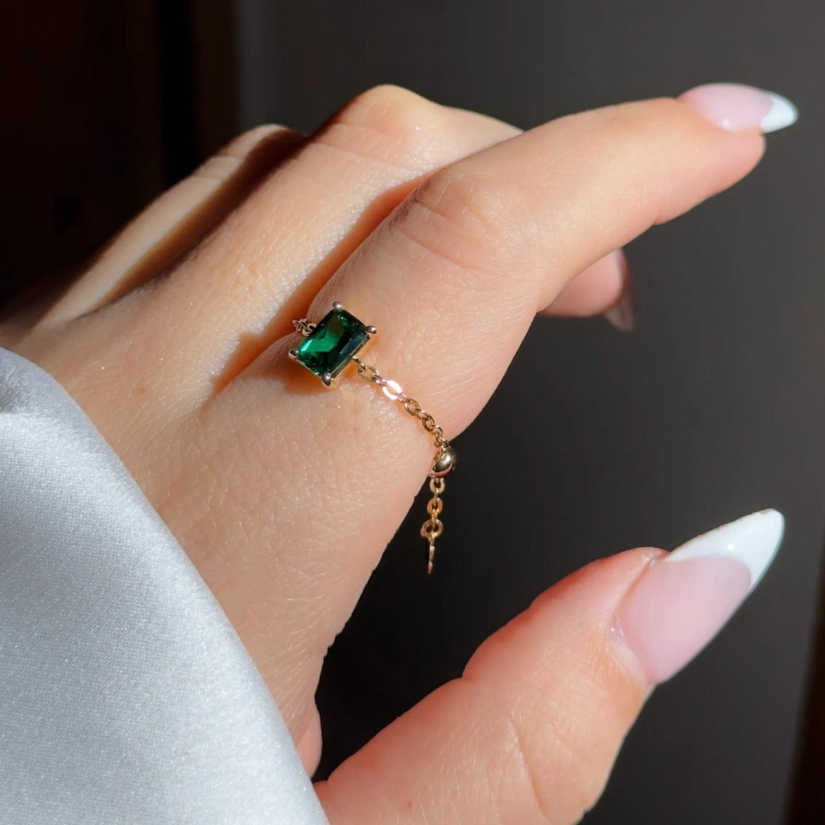Hallmark Silver Emerald Green Gold Plated Chain Ring – Zarkan